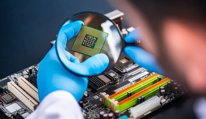 Circuit Board vs Motherboard: Similarities & Differences Circuit Board vs Motherboard: Similarities & Differences